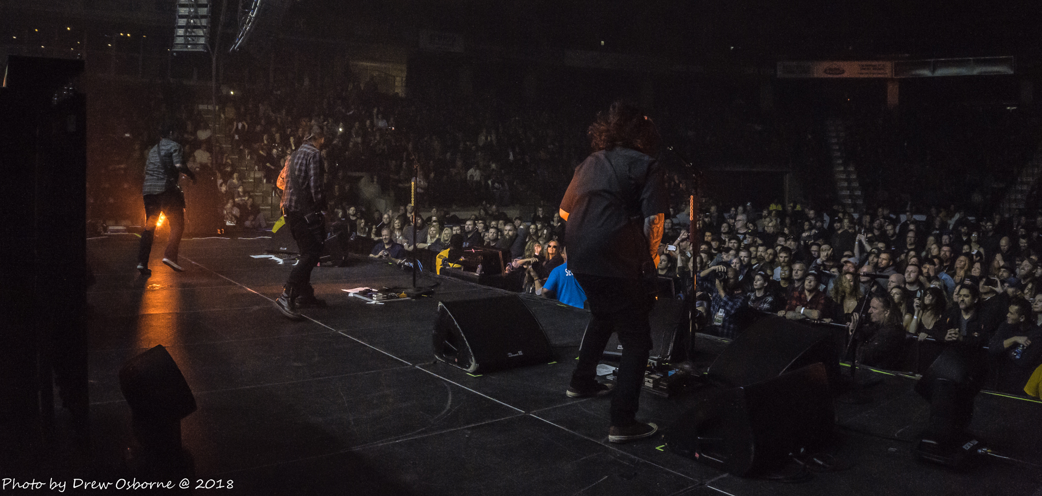 Seether @ Tribute Communities Centre, Oshawa - Front of the Stage
