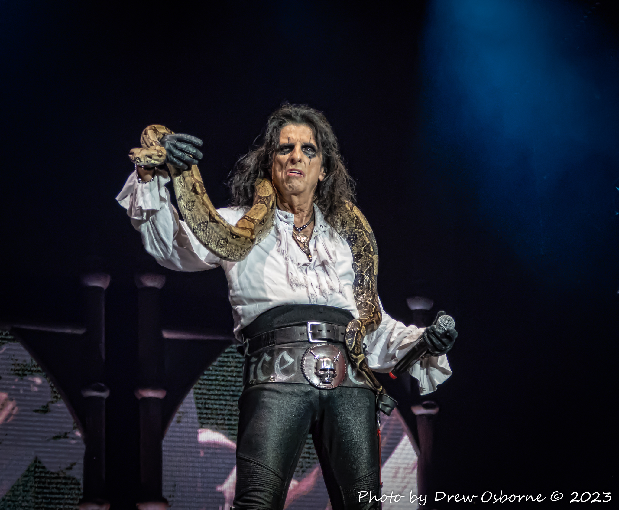 Shock Rock Legend Alice Cooper Takes the Stage at Toronto’s Budweiser ...