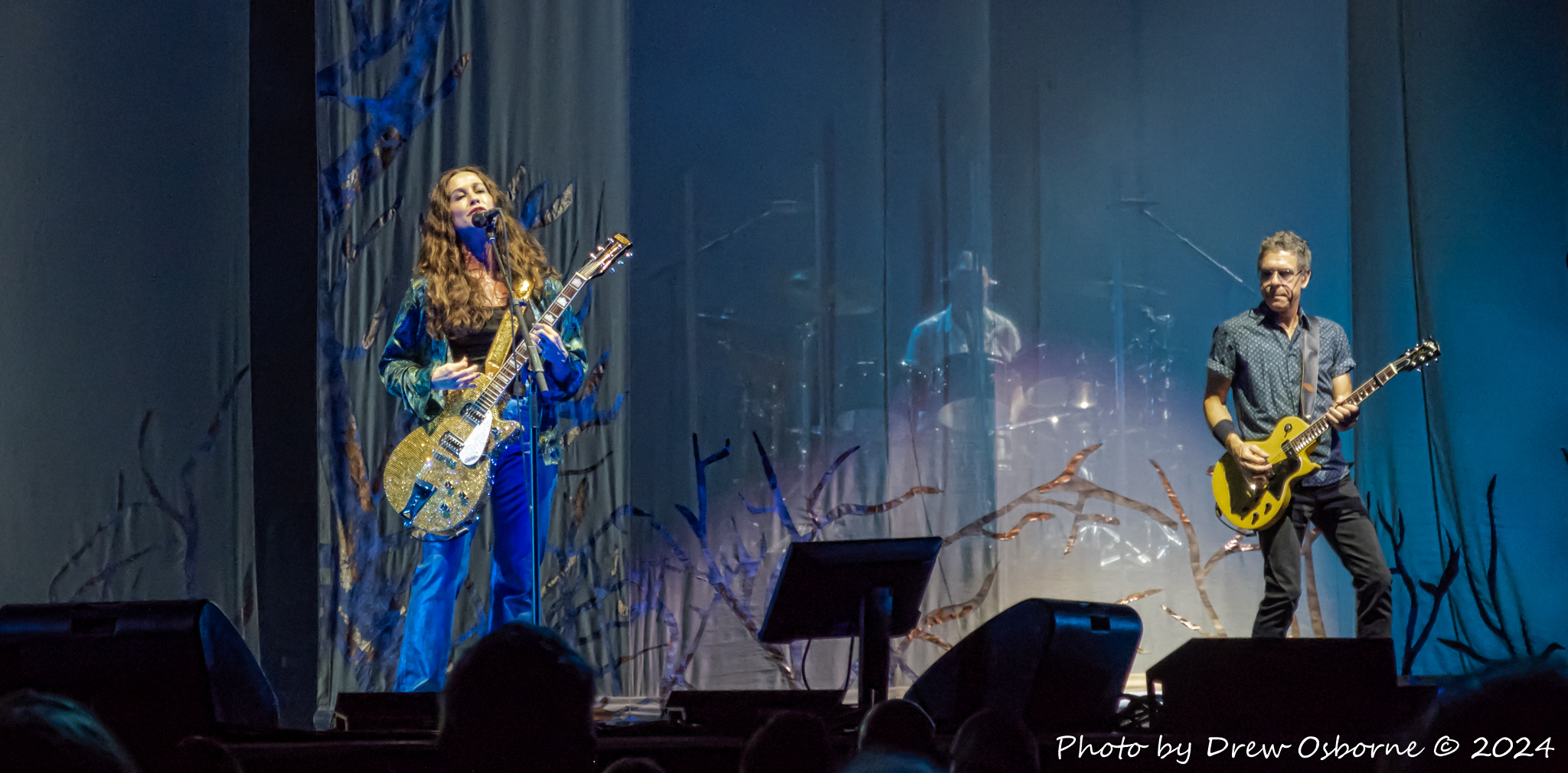Concert Review: Alanis Morissette’s The Triple Moon Tour at Budweiser ...