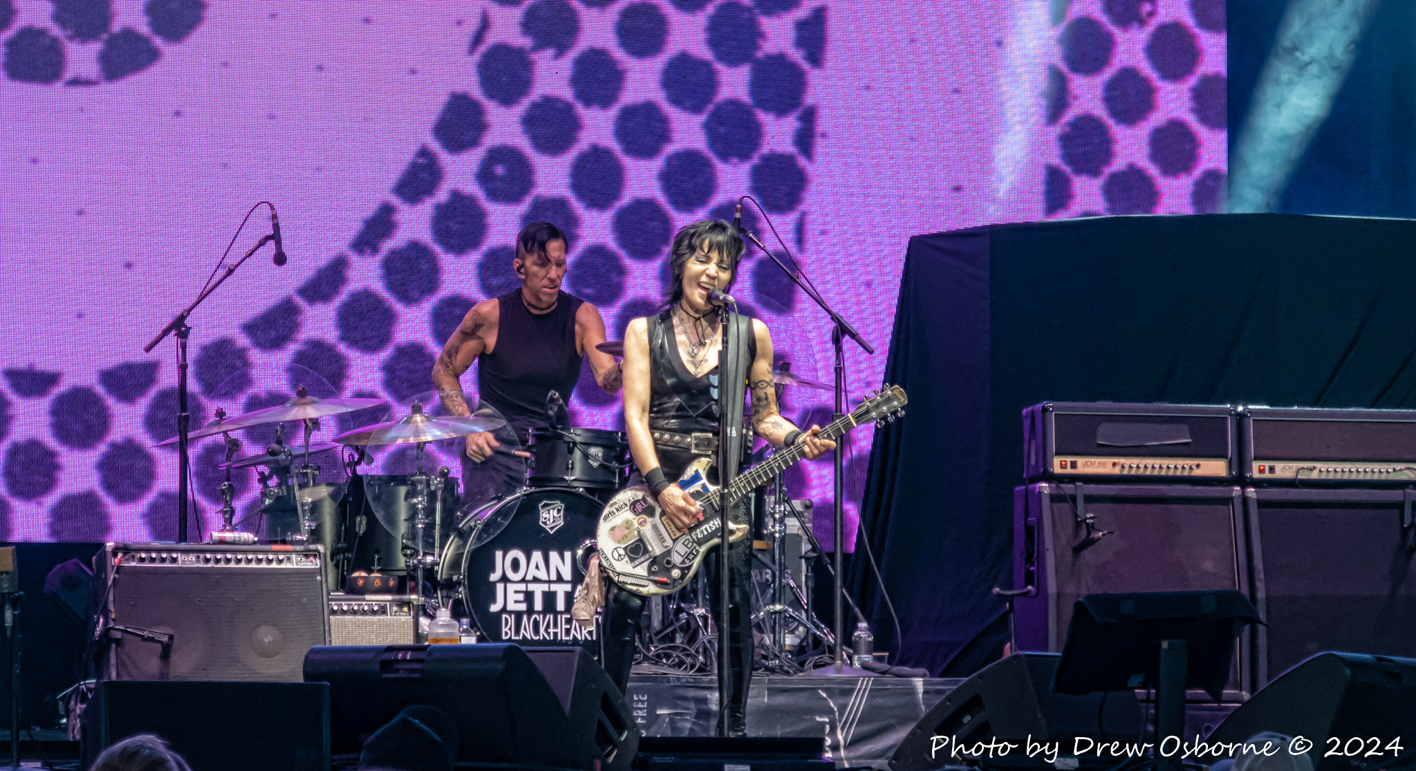 Concert Review: Alanis Morissette’s The Triple Moon Tour at Budweiser ...