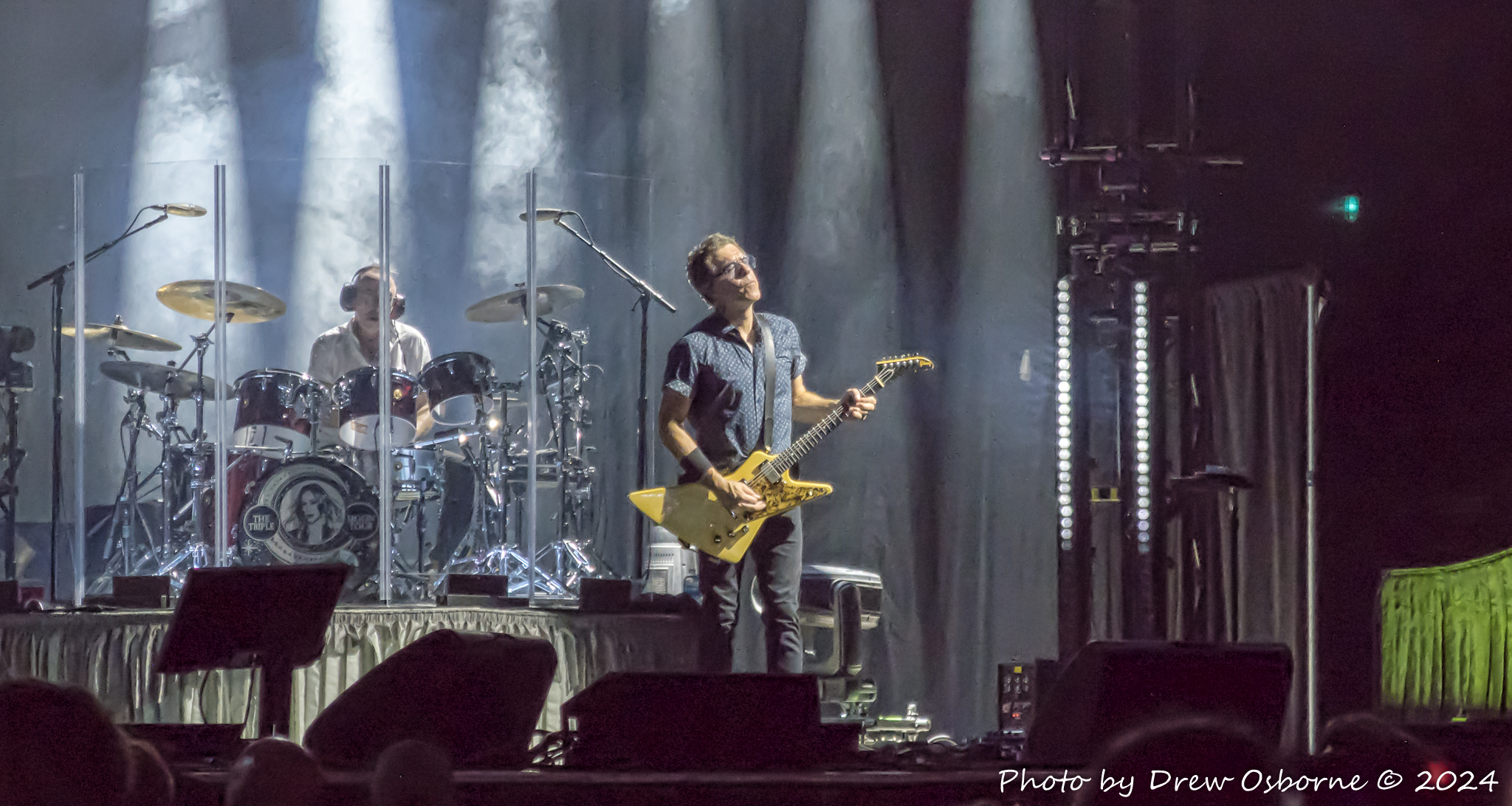 Concert Review: Alanis Morissette’s The Triple Moon Tour at Budweiser ...