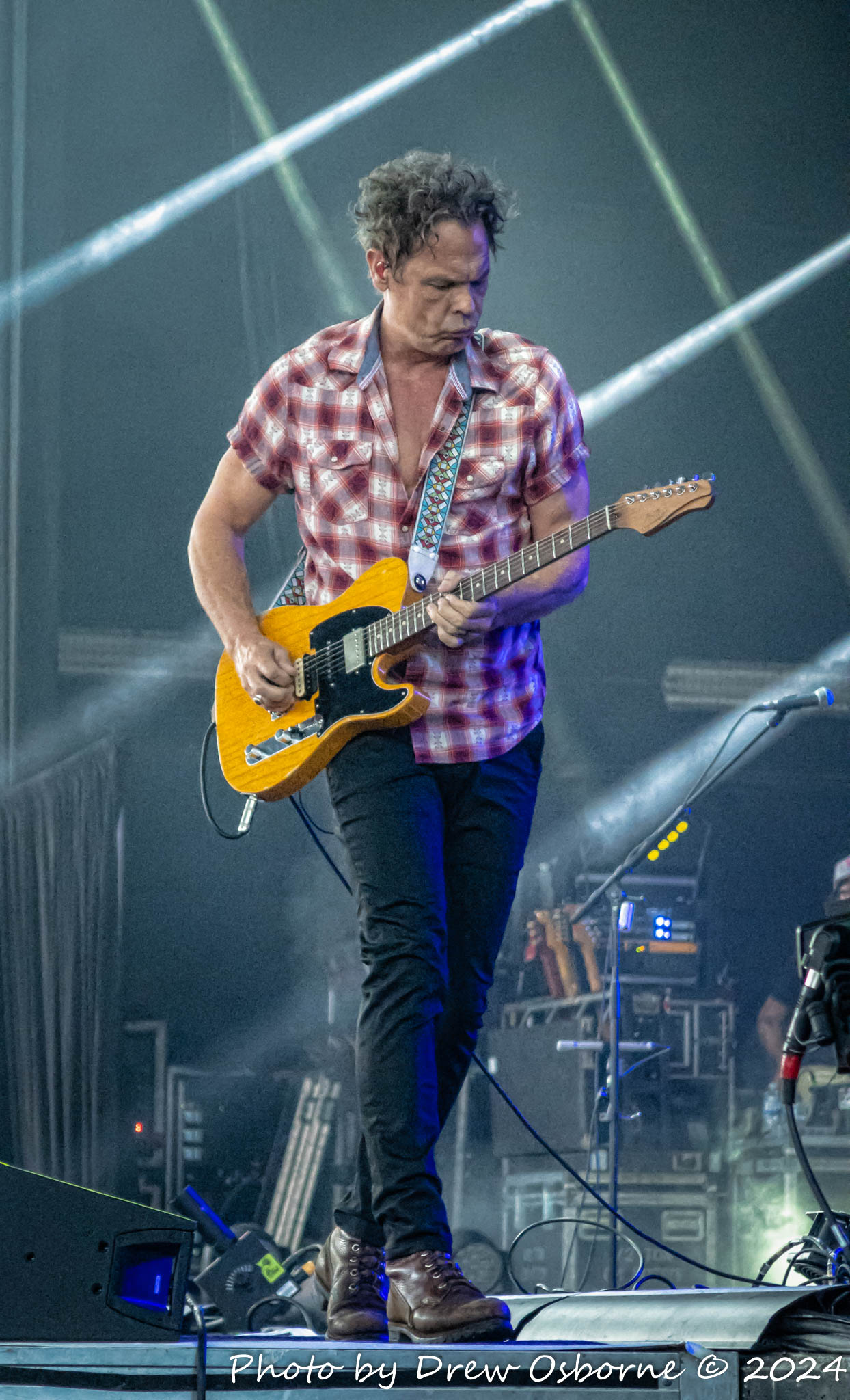 Creed Rocks a Sold-Out Crowd on the Summer of ’99 Tour at Budweiser ...